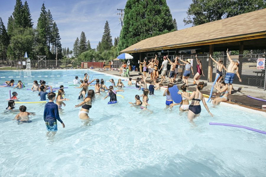 Ruach Hour at the Pool | Camp Tawonga